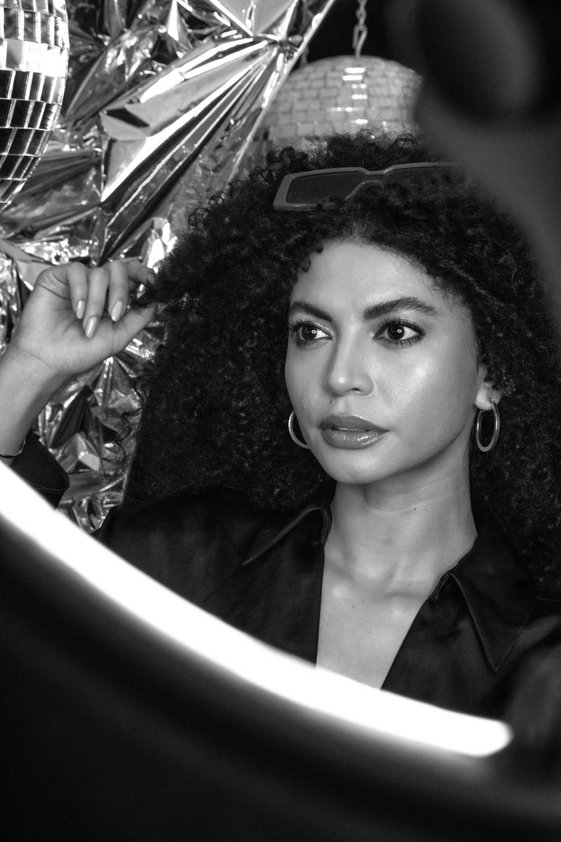 How to Put on a Wig for Beginners: A Detailed Step-by-Step Guide – Lady ...